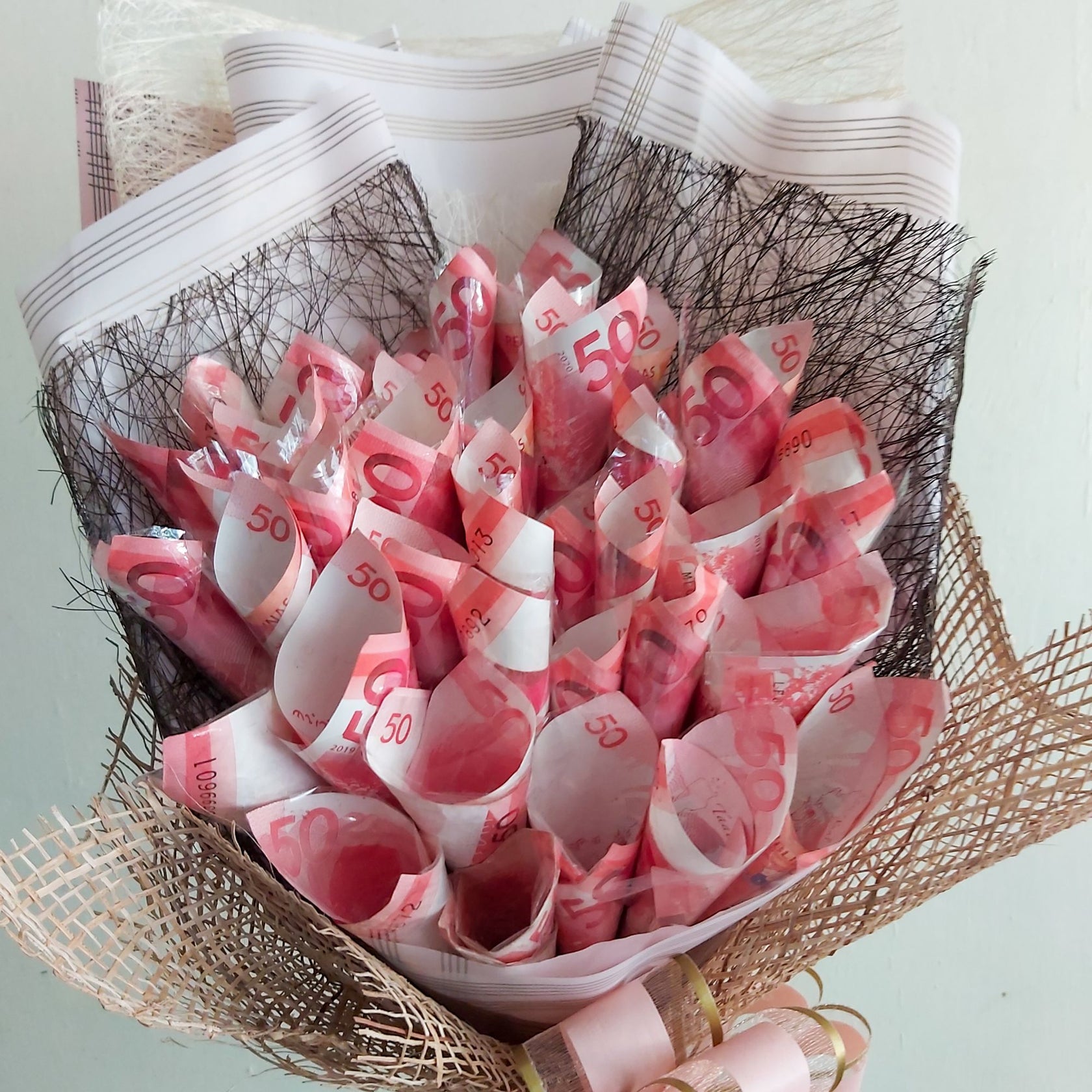 Money Bouquet 2500Php – Online Flower Express